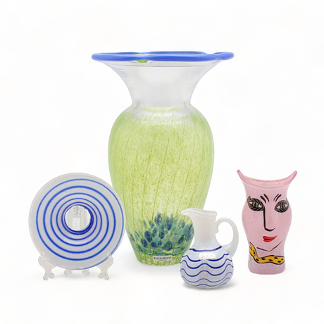 A set of 4 glass objects, including Ulrica-Hydman Vallien and Monica ...