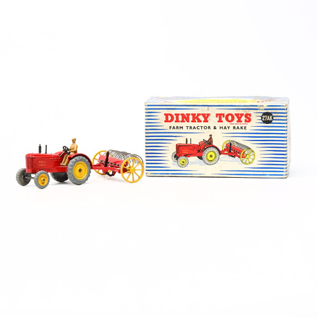 DINKY TOYS, "Farm Tractor & Hay Rake", med originalkartong. Leksaker ...