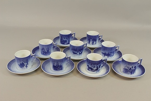 Royal Copenhagen porslin jul muggar 1980-88. Keramik & Porslin ...