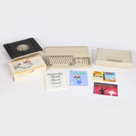 COMMODORE AMIGA 500 IN ORIGINAL PACKAGING. Toys - Toys - Auctionet