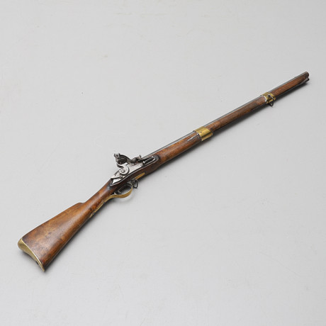 A FLINTLOCK MUSKET, ALTERATION MODEL, first part of the 19th century ...