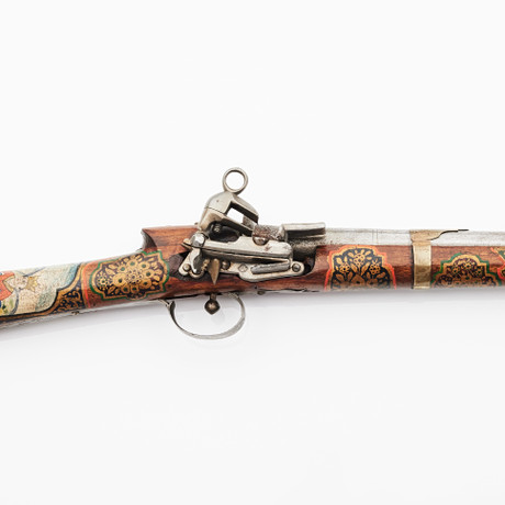 FLINTLOCK RIFLE, with miquelet clasp, Caucasian, 19th century, log with ...