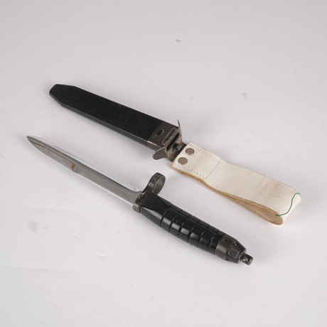 BAJONETT, m/1965 parad, Sverige. Vapen & Militaria - Blankvapen - Auctionet