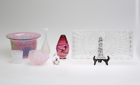 BOWL and PLATE, 7 parts, glass, crystal, signatures. Glass - Other ...