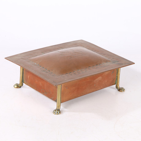 IN THE MANNER OF NEWLYN SCHOOL, EARLY CENTURY 20TH ARTS & CRAFTS COPPER ...