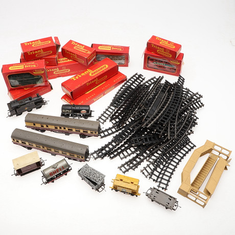 TRIANG BOXED RAILWAY ITEMS. Toys - Toys - Auctionet