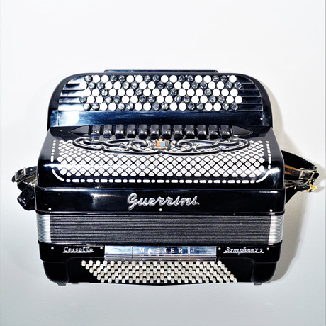 DRAGSPEL, Guerrini Master, Cassotto Symphony 2, Italy. Samlarföremål - Musikinstrument - Auctionet