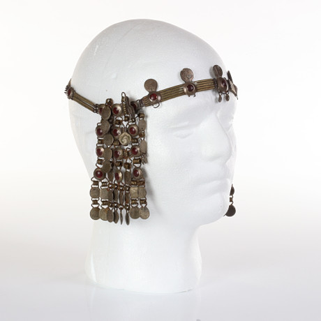 RITUAL FACE MASK, Nomad work, Arab cultural area. Etnographica - Auctionet