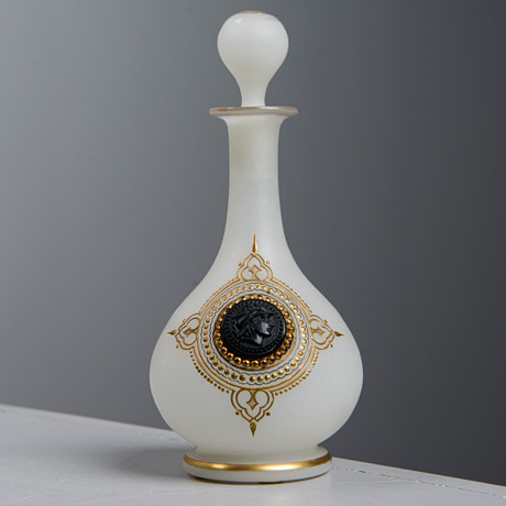 A flakong, opal glass, probably France. Glass - Art glass - Auctionet