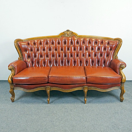 A leather Chesterfield Rococo style sofa from DBF Cantú, Italy, 1900 ...