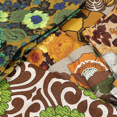 DUKAR, GARDINER, STUVBITAR, textiltryck, delvis signerade Bühler. Mattor & Textil - Textil ...