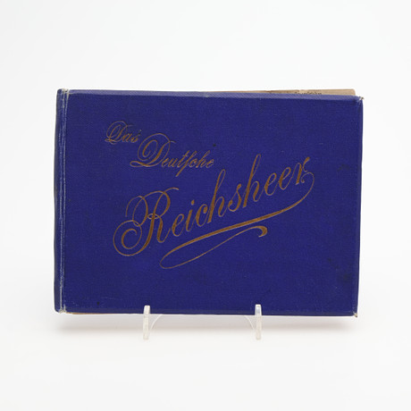 MILITARY. THE DEUTSCHE REICHSHEER. A LEPORELLO ALBUM OF 40 COLOURED ...