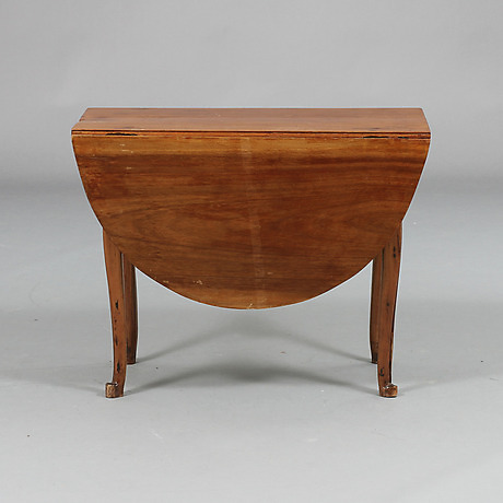 BATTLE TABLE, 18th century. Furniture - Tables - Auctionet