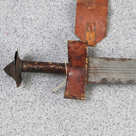 ORIENTAL SABER. Steel with leather-covered handle and tub. 20th century ...