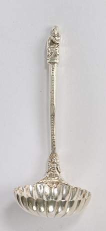 A VERY UNUSUAL SMALL SILVER LADLE WITH AN 'APOSTLE' FINIAL, AN INVERTED ...