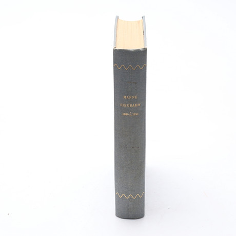 BOOK WITH DEDICATION, “Manne Siegbahn 1886 3/12 1951", Uppsala 1951 ...