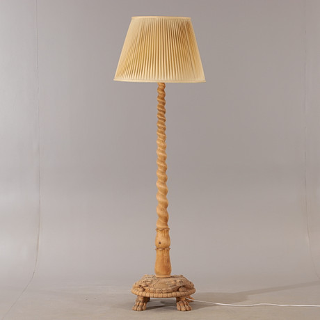 A baroque oak floor lamp, Svante Jönsson, Hyllie 1930. Lighting & Lamps - Floor lights - Auctionet
