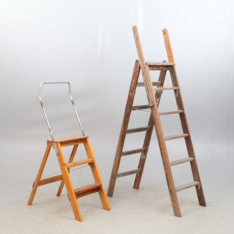 A set of 2 mid 20th century ladders. Furniture - Other - Auctionet