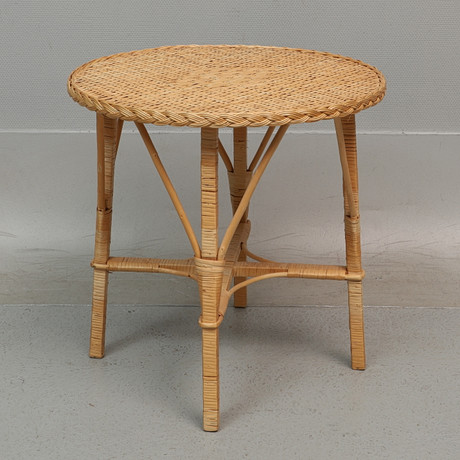 BORD, rotting, stomme av trä, 1900-tal. Möbler - Bord - Auctionet