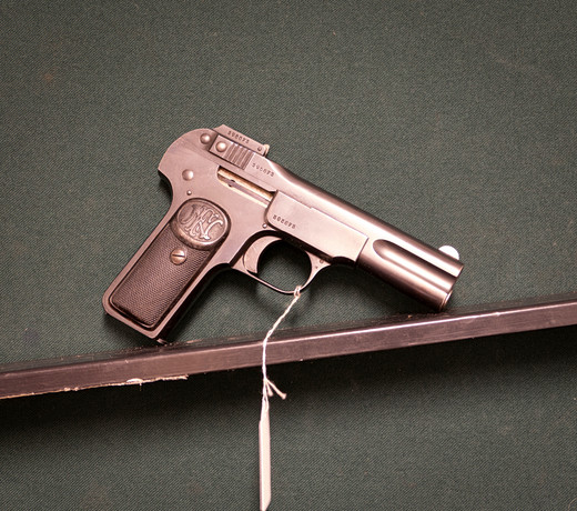 FN cal. 7.65 #395873 SE2046718. Licence weapons - Pistols - Auctionet