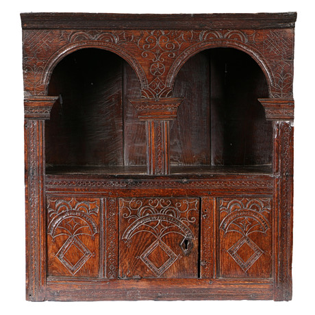 ETT BRA CHARLES II-BRÄDAT EKVÄGGMÅLNINGSGLASFODRAL, VÄSTRA LANDET ...