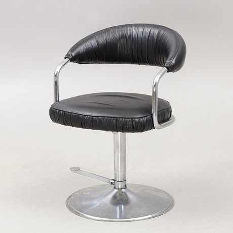 FRISÖRSTOL, skinn/metall, 1900-tal. Möbler - Fåtöljer & Stolar - Auctionet