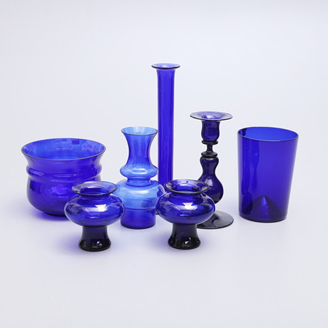 A set of 7 glass objects, including Gullaskruf, around the middle of ...