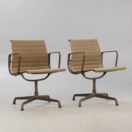 RAY & CHARLES EAMES. Vitra/Herman Miller Par aluminiumstolar 'EA 108 ...