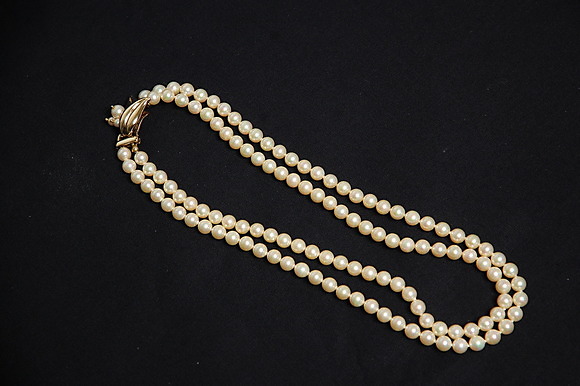 COLLIER, double row Majorica. Jewellery & Gemstones - Necklace - Auctionet