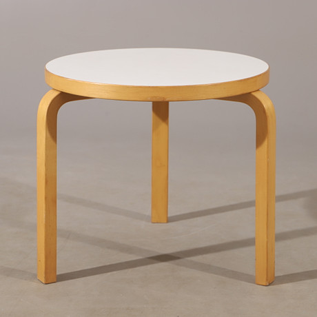ALVAR AALTO. Bord, model 90D, Artek, Finland. Møbler - Borde - Auctionet
