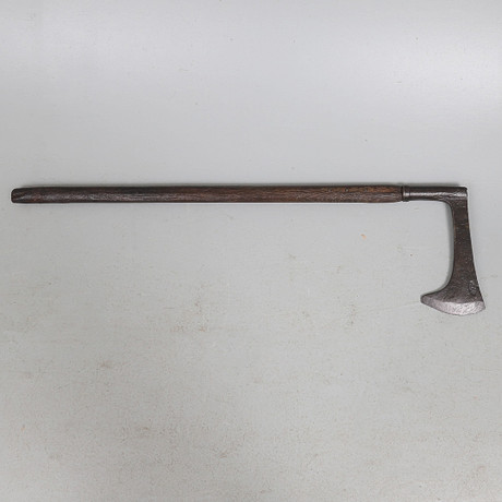 EN REPLIKA VIKING BRED YXA. Vapen & Militaria - Blankvapen - Auctionet