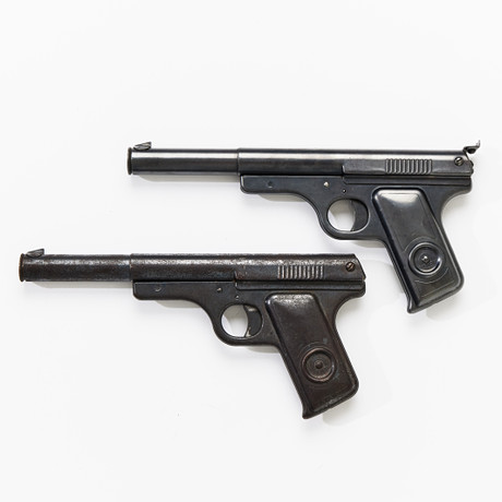 AIR PISTOLS, 2 pcs, American, Daisy, model 118, Targeteer, one of which ...