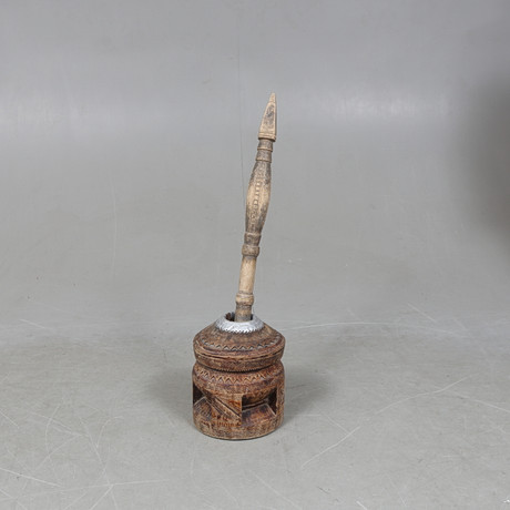 KAFFEMORTEL/MIHBAJ, trä, orientalisk, 1900-tal. Övrigt - Övrigt - Auctionet