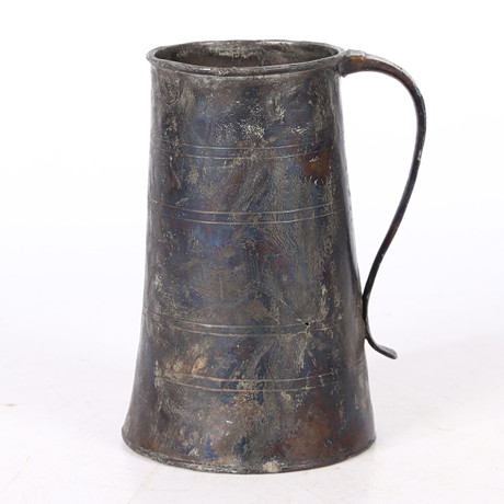 A RARE CHARLES I PEWTER ALE QUART STRAIGHT-SIDED TAVERN POT, CIRCA 1640 ...