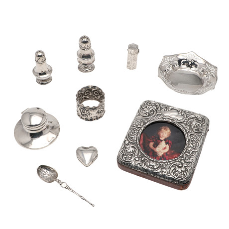 A GROUP OF 8 SMALL SILVER ITEMS AND A PLATED DISH. Silver & Metals ...