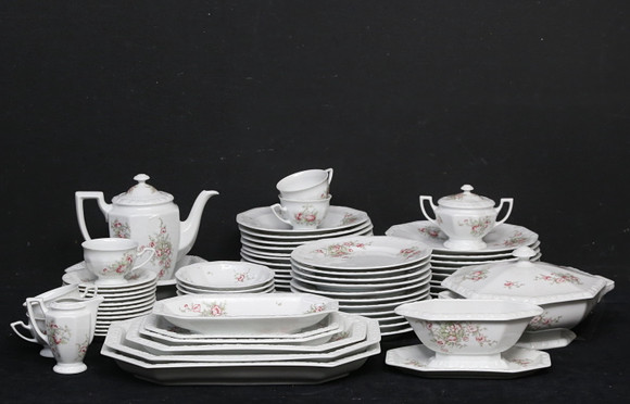 A set of 57 pieces of porcelain “Maria”, Rosenthal, Germany. Ceramics ...