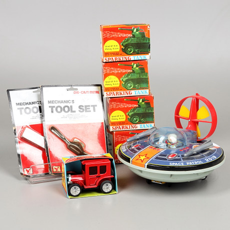 LEKSAKSFORDON, 8 delar, 1960/70-tal. Leksaker - Leksaker - Auctionet