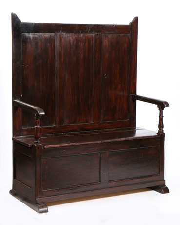 AN 18TH CENTURY WELSH STAINED PINE BOX SETTLE. Furniture - Other ...