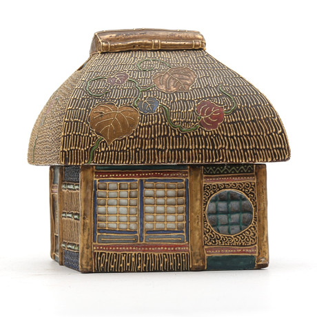 Traditional Japanese house in Satsuma porcelain, 20th Century. Ceramics ...