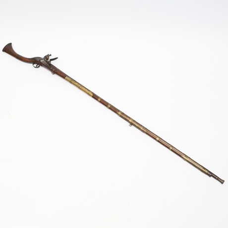 An oriental flintlock rifle, 1700-1800's. Weapons & Militaria - Guns ...