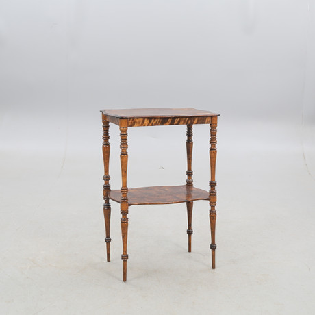 ETAGEBORD. Möbler - Bord - Auctionet