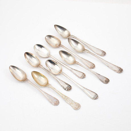 TESKEDAR. 9 st, silver, 1800-tal, olika smeder och modeller, namngravyr ...