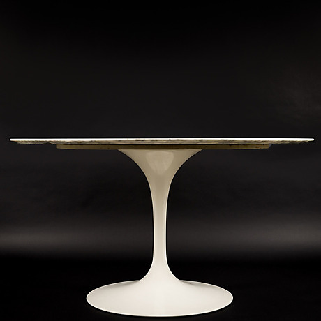 EERO SAARINEN. Mesa, "Tulipán", 1900. Muebles - Mesas - Auctionet