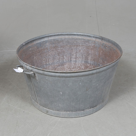 ZINKBALJA, 1900-tal. Silver & Metall - Övriga metallföremål - Auctionet