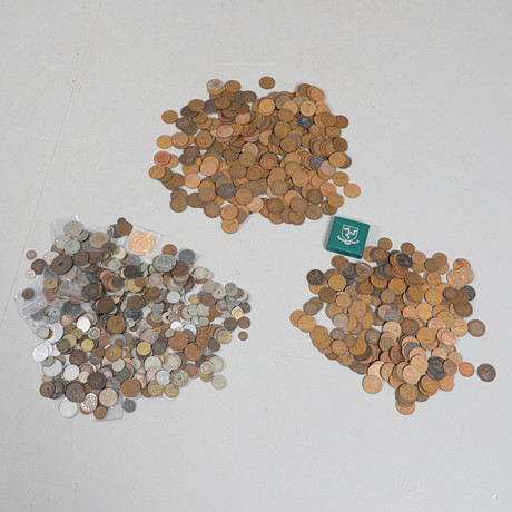 A LARGE COLLECTION OF WORLD COINS AND SIMILAR BRITISH COINS. Coins ...