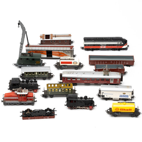 MÄRKLIN 4 lok och 11 vagnar, bl.a. 3062 New Haven och boxcar. Leksaker ...