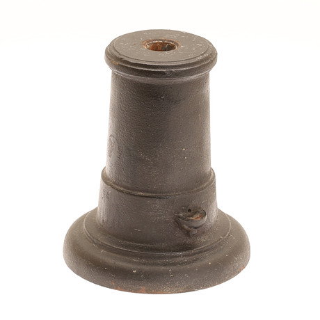 A 20th-century cast iron signal cannon. Weapons & Militaria - Guns ...