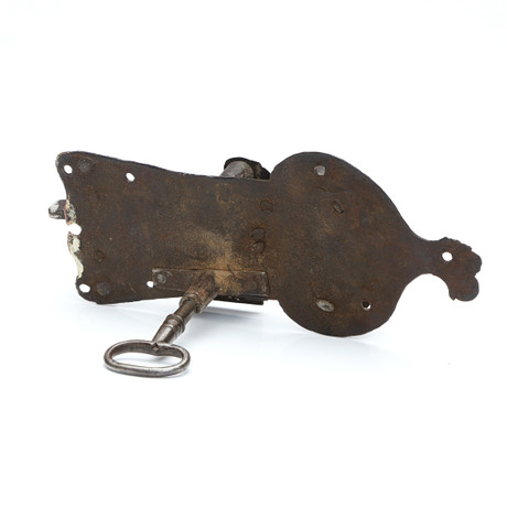 An 18th century lock. Forge. Silver & Metals - Other metals - Auctionet