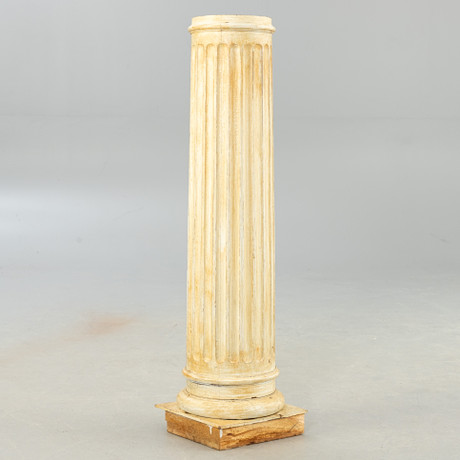 Kolumn i klassisk stil, Frankrike, 1900-tal. Jh. Trädgård ...