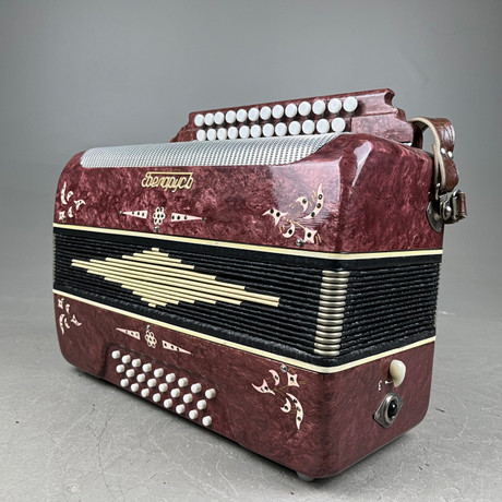 DRAGSPEL, troligen Ryssland. Övrigt - Musikinstrument - Auctionet